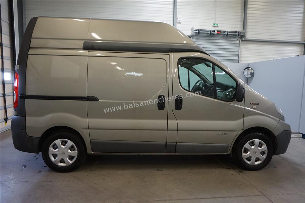 4984 - RENAULT TRAFIC DCI 115CV L1H2 1200KG GRAND CONFORT - VENTE DE ...