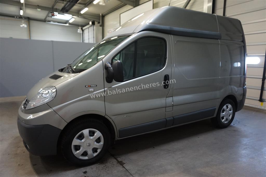 4984 - RENAULT TRAFIC DCI 115CV L1H2 1200KG GRAND CONFORT - VENTE DE ...