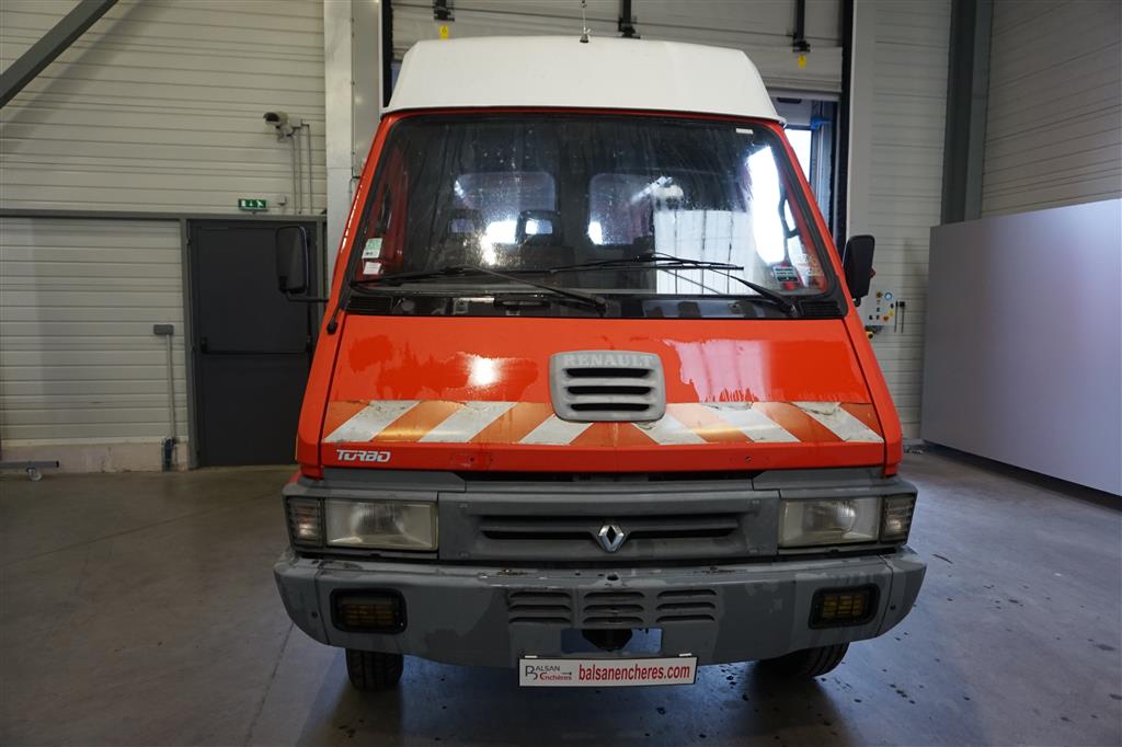5411 - RENAULT B110 50 MESSENGER - VENTE DE VEHICULES UTILITAIRES ET ...