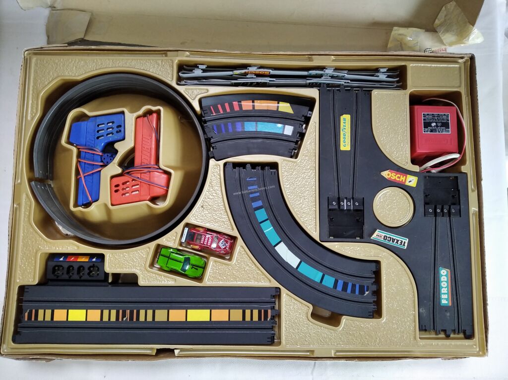 MATCHBOX. Circuit de slot racing - 2 autos - Complet. - LES 48H DE LA ...