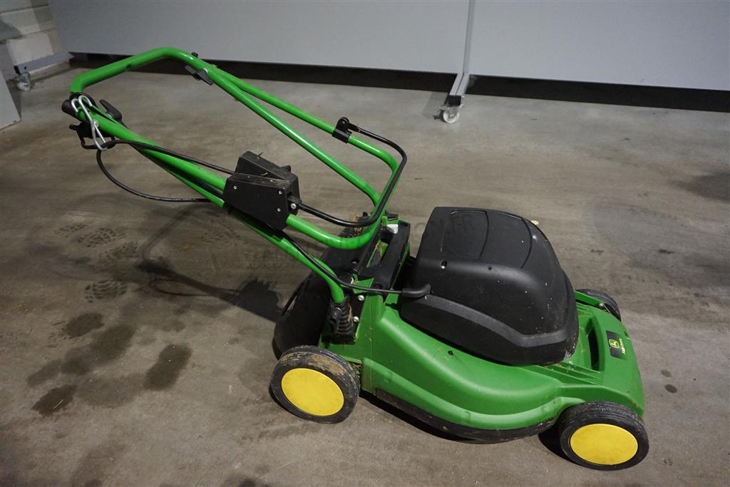 3613 - TONDEUSE ELECTRIQUE JOHN DEER R40EL - VENTE DE VEHICULES ...