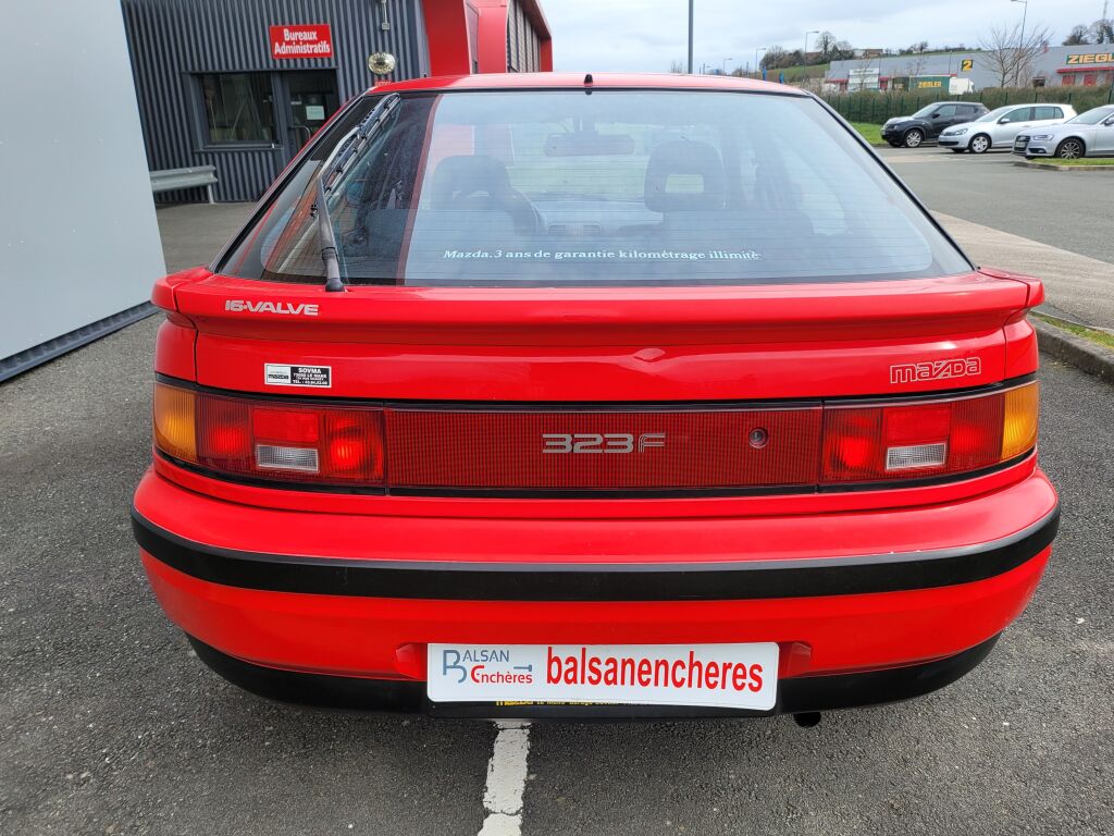 Mazda 323 F 1.6L Marque : Mazda Modèle : 323 F BG 1.6L Année : 1994 N ...