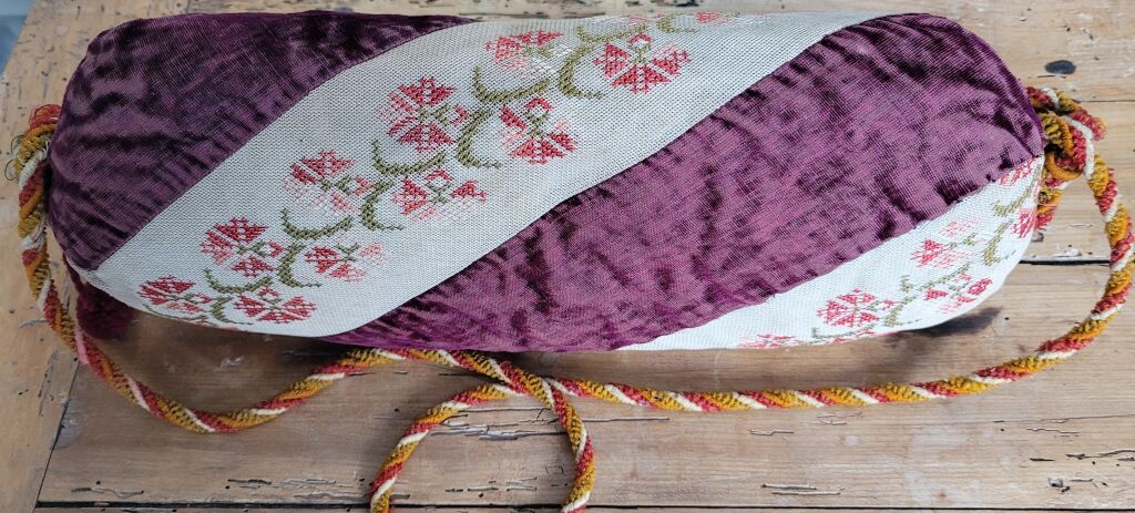 COUSSIN ANCIEN - en forme de boudin rond pour cale-tête ou d... - LINGE ...