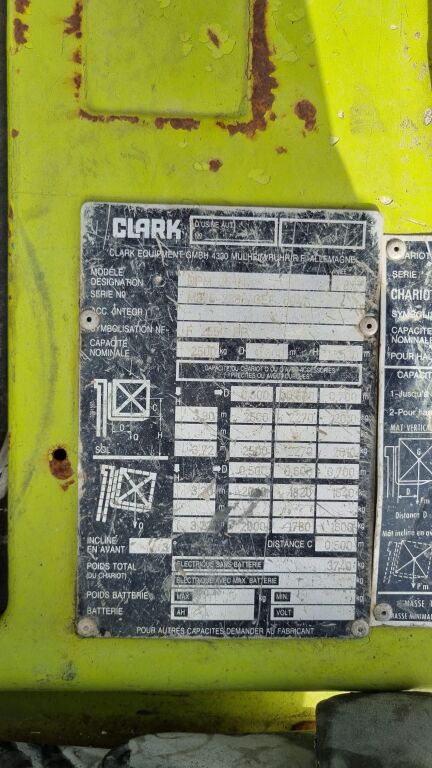 chariot élévateur clark dpm 25 Fenwick de 1987 élévateur équipé d'un ...
