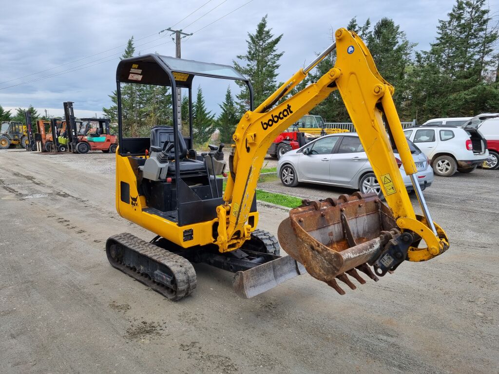 mini pelle bobcat E14 minipelle de 2012 mini-pelle équipée d'un moteur ...