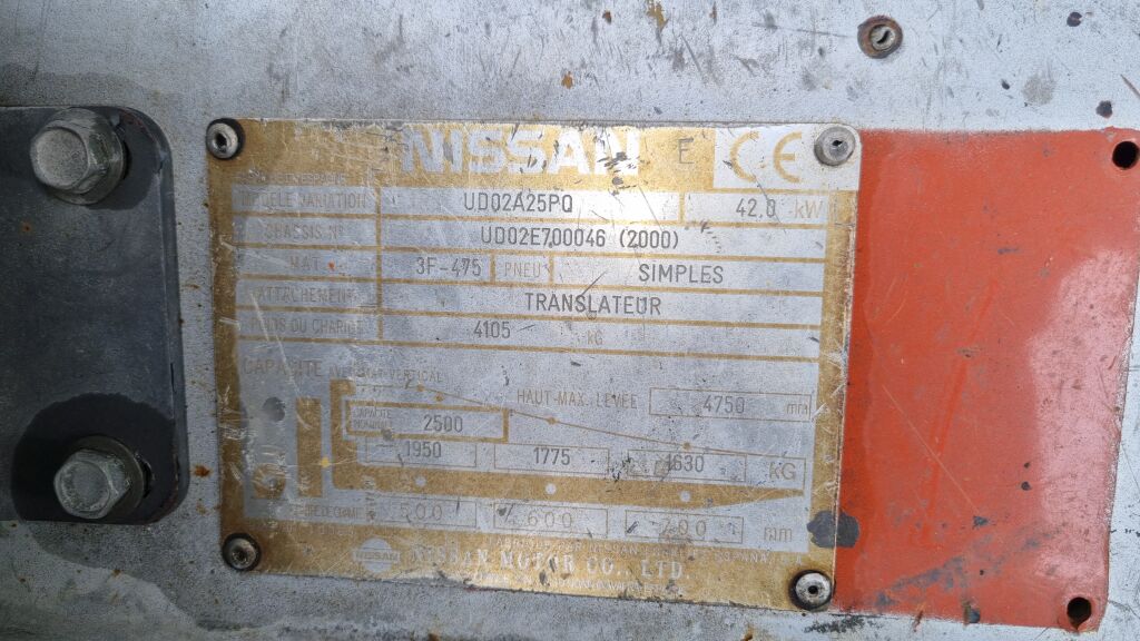 chariot élévateur nissan 25 gpl Fenwick de 2000 élévateur équipé d'un ...