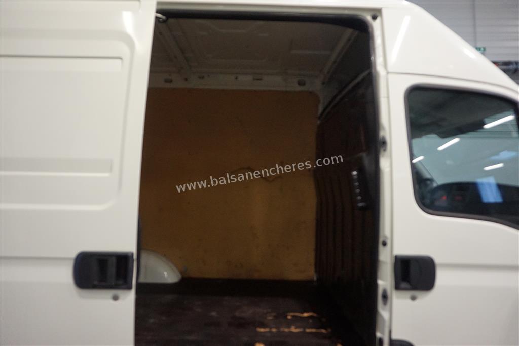 4096 - IVECO DAILY 35S13 V9 2.3 HPI 126CV L1H2 - VENTE DE VEHICULES ...
