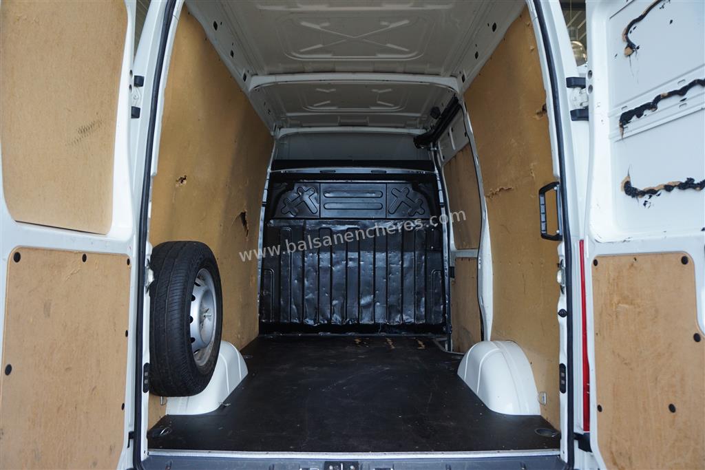 4096 - IVECO DAILY 35S13 V9 2.3 HPI 126CV L1H2 - VENTE DE VEHICULES ...