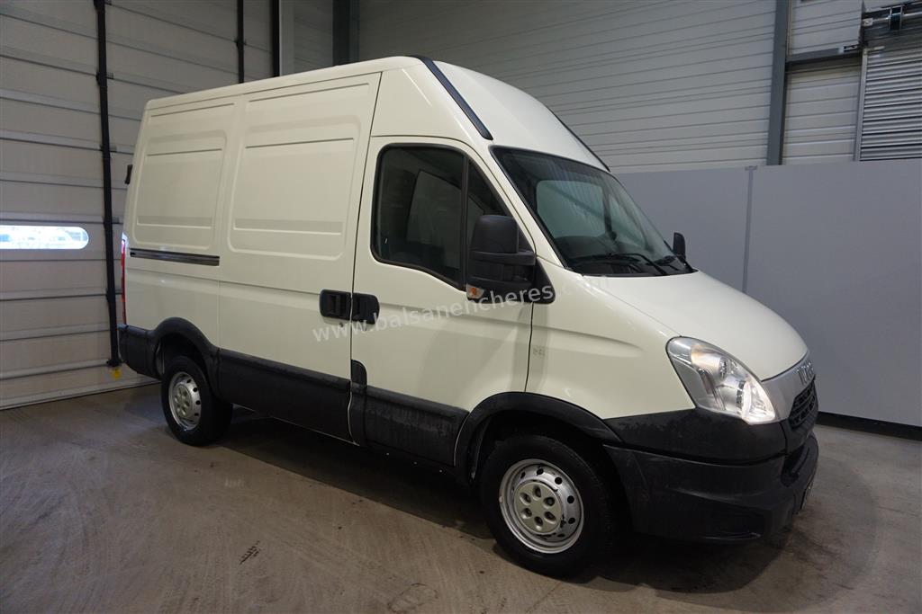 4096 - IVECO DAILY 35S13 V9 2.3 HPI 126CV L1H2 - VENTE DE VEHICULES ...